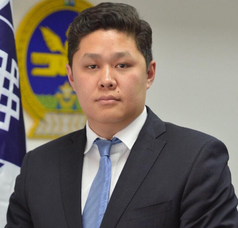 МОНГОЛБАНКНЫ ТЭРГҮҮН ДЭД ЕРӨНХИЙЛӨГЧ Г ДӨЛГӨӨНИЙГ АЛБАН ТУШААЛААС ЧӨЛӨӨЛЛӨӨ