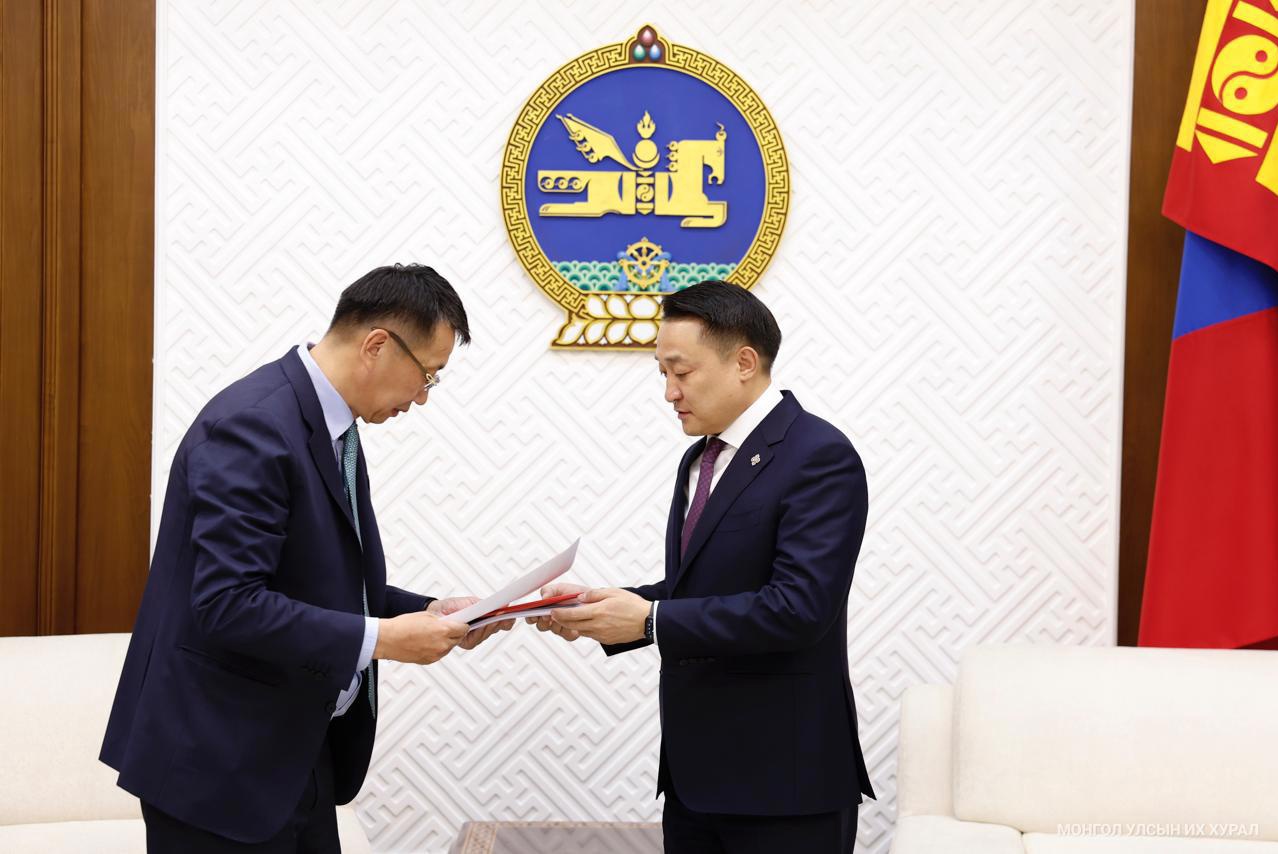 Хот тосгоны эрх зүйн байдлын тухай хуулийн төсөл өргөн мэдүүллээ